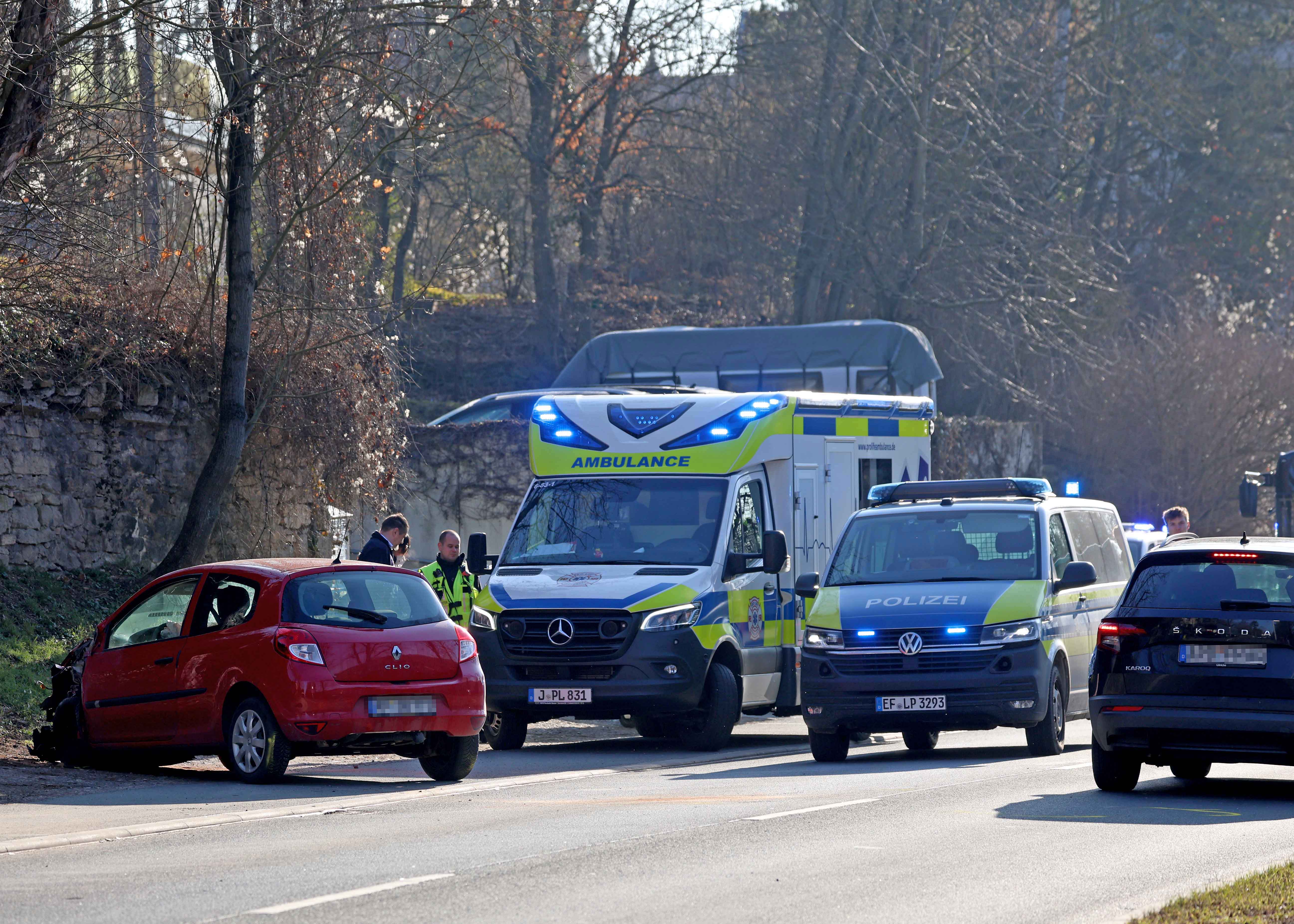 Jenaer Nachrichten – Sperrung und Stau: Auto und Lkw krachen in Jena ineinander